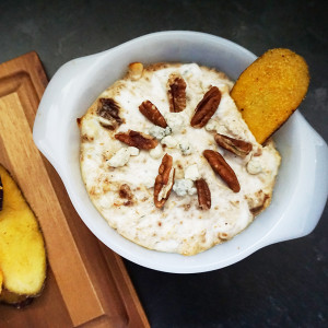 Warm blue cheese and fig dip | Bijoux & Bits