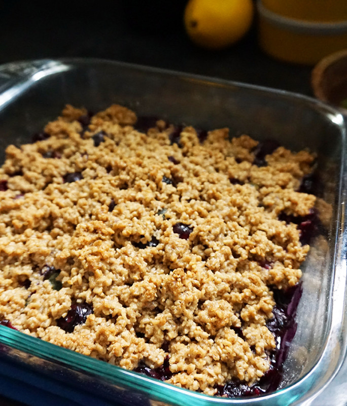 Blueberry basil crisp with lemon drizzle | Bijoux & Bits
