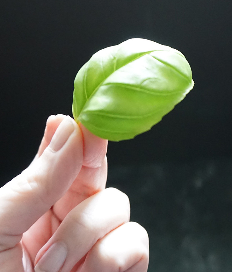 Blueberry basil crisp with lemon drizzle | Bijoux & Bits