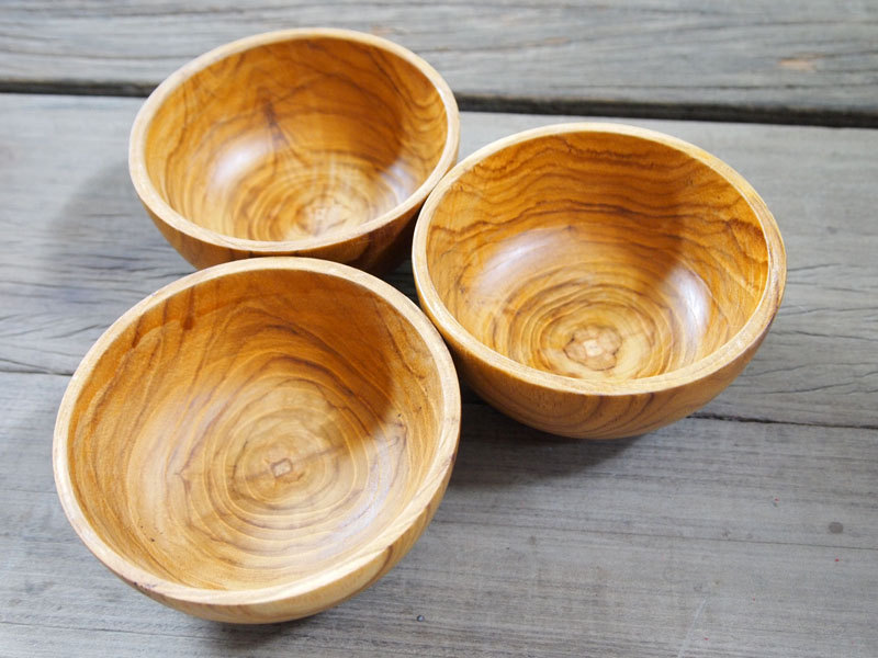 Pretty wooden serving bowls | Bijoux & Bits