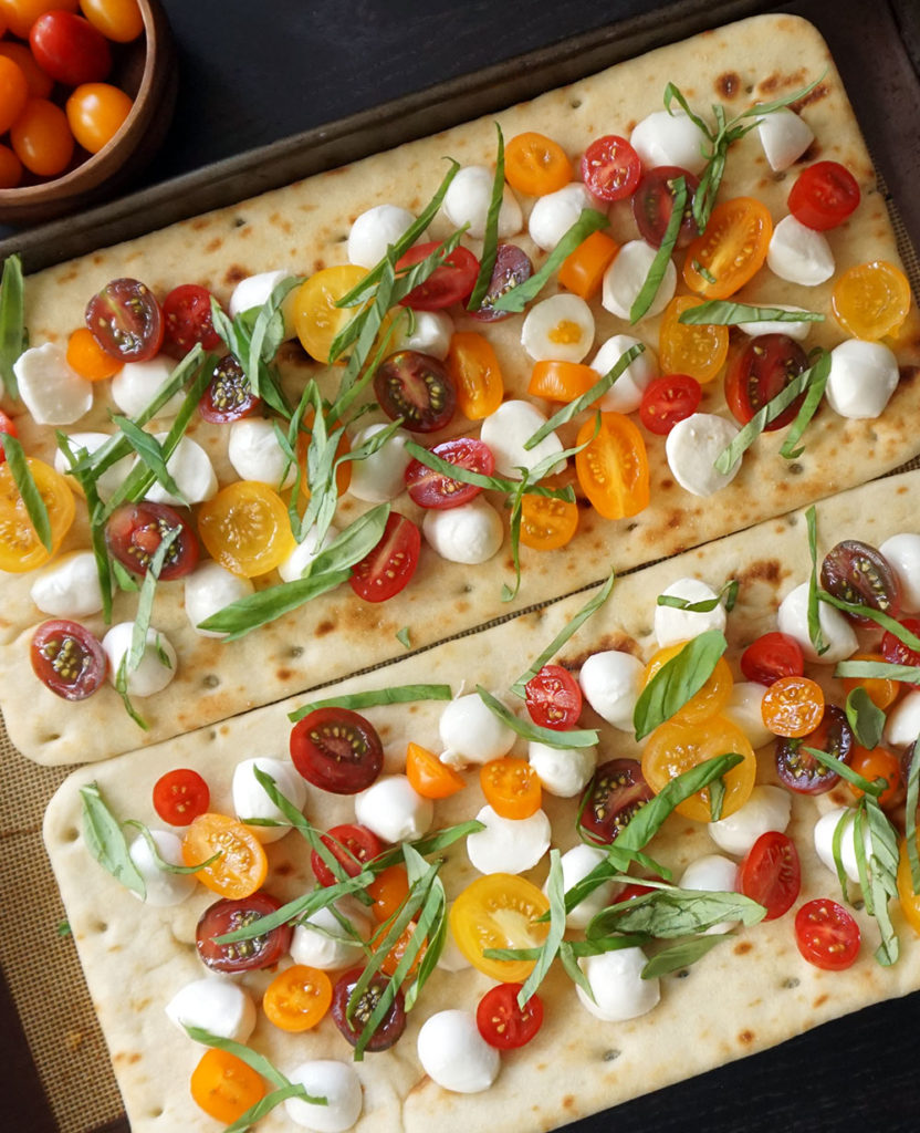 Caprese flatbread (easiest summer dinner ever!) | Bijoux & Bits