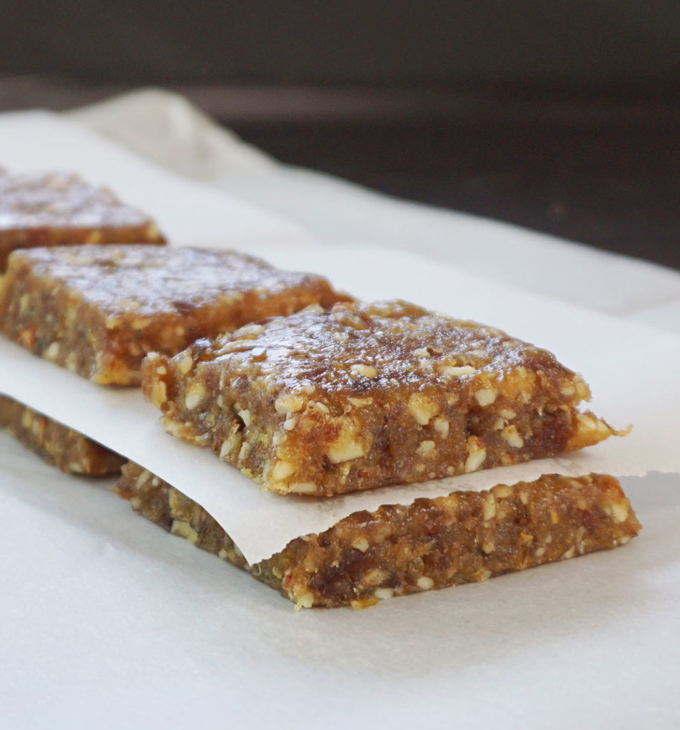 Easy nut and date bars (homemade Larabars!) | Bijoux & Bits