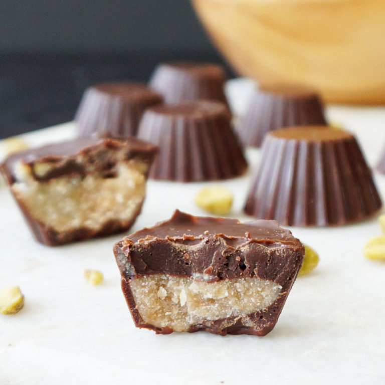 Pistachio toffee cups | Bijoux & Bits